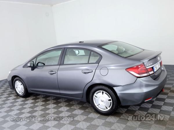 Pelēks Honda Civic 2013 Tallina, ar dzinēja tilpumu 1.80 L un nobraukumu 277 tūkst. km par 2499 €, foto 4 vietnē AUTOMOTO.COM.LV