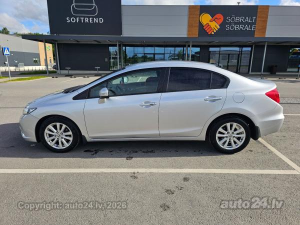 Grey Honda Civic 2013 in Tartu, with an engine capacity of 1.80 L and mileage of 107 thousand km for 7900 €, photo 1 on AUTOMOTO.COM.LV