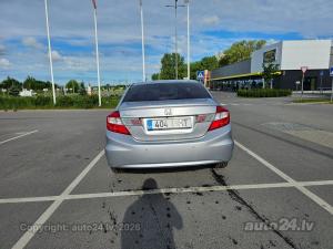 Pelēks Honda Civic 2013 Tartu, ar dzinēja tilpumu 1.80 L un nobraukumu 107 tūkst. km par 7900 €, foto 3 vietnē AUTOMOTO.COM.LV