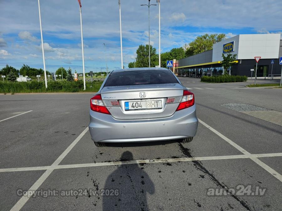 Pelēks Honda Civic 2013 Tartu, ar dzinēja tilpumu 1.80 L un nobraukumu 107 tūkst. km par 7900 €, foto 3 vietnē AUTOMOTO.COM.LV