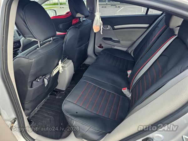 Grey Honda Civic 2013 in Tartu, with an engine capacity of 1.80 L and mileage of 107 thousand km for 7900 €, photo 6 on AUTOMOTO.COM.LV