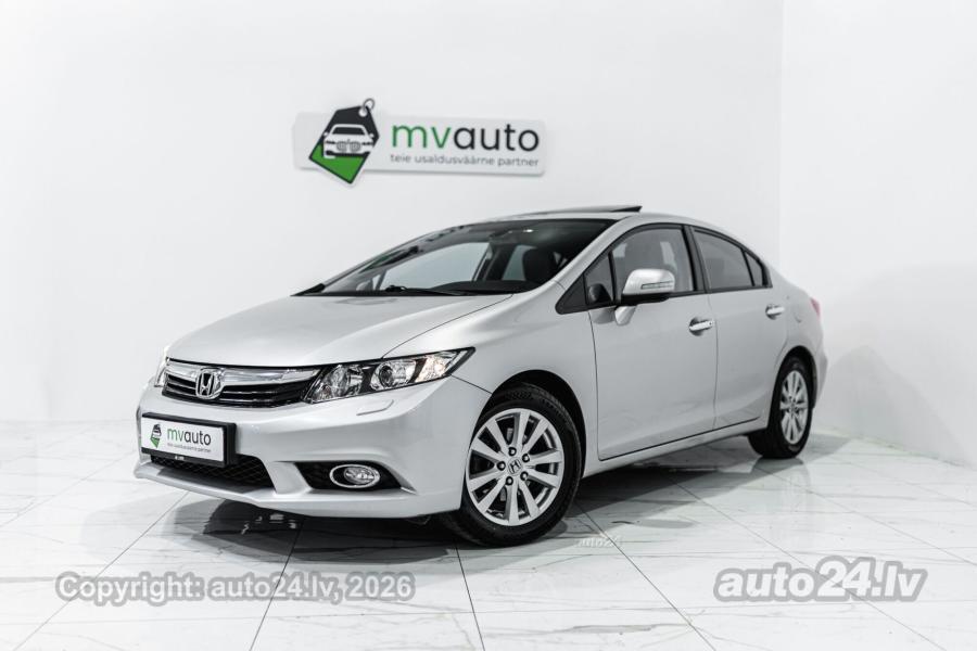 Grey Honda Civic 2013 in Tallinn, with an engine capacity of 1.80 L and mileage of 157 thousand km for 6990 €, photo 4 on AUTOMOTO.COM.LV