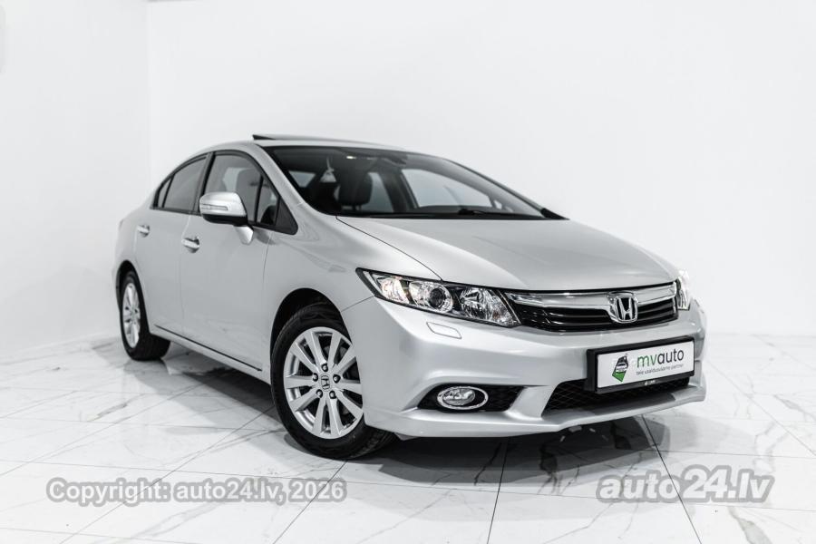 Grey Honda Civic 2013 in Tallinn, with an engine capacity of 1.80 L and mileage of 157 thousand km for 6990 €, photo 6 on AUTOMOTO.COM.LV