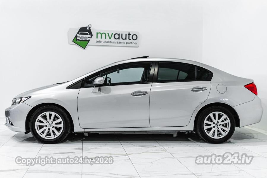 Grey Honda Civic 2013 in Tallinn, with an engine capacity of 1.80 L and mileage of 157 thousand km for 6990 €, photo 10 on AUTOMOTO.COM.LV