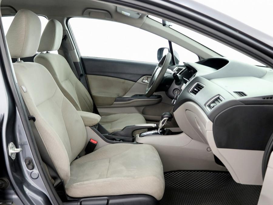 Grey Honda Civic 2013 in Tallinn, with an engine capacity of 1.80 L and mileage of 277 thousand km for 2099 €, photo 15 on AUTOMOTO.COM.LV
