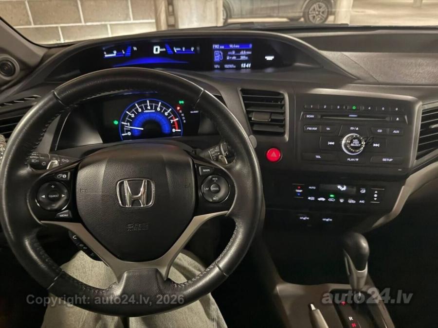 Pelēks Honda Civic 2014 Tallina, ar dzinēja tilpumu 1.80 L un nobraukumu 153 tūkst. km par 7800 €, foto 15 vietnē AUTOMOTO.COM.LV