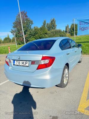 Pelēks Honda Civic 2014 Tallina, ar dzinēja tilpumu 1.80 L un nobraukumu 153 tūkst. km par 7500 €, foto 3 vietnē AUTOMOTO.COM.LV
