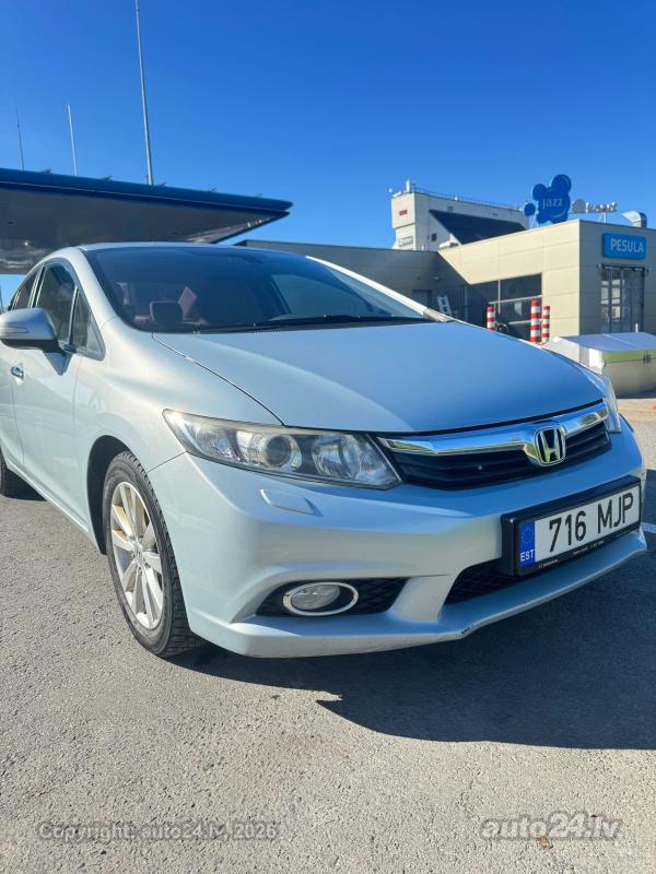 Grey Honda Civic 2014 in Tallinn, with an engine capacity of 1.80 L and mileage of 153 thousand km for 7500 €, photo 4 on AUTOMOTO.COM.LV