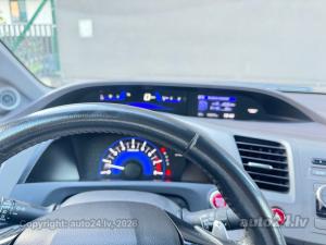Pelēks Honda Civic 2014 Tallina, ar dzinēja tilpumu 1.80 L un nobraukumu 153 tūkst. km par 7500 €, foto 8 vietnē AUTOMOTO.COM.LV