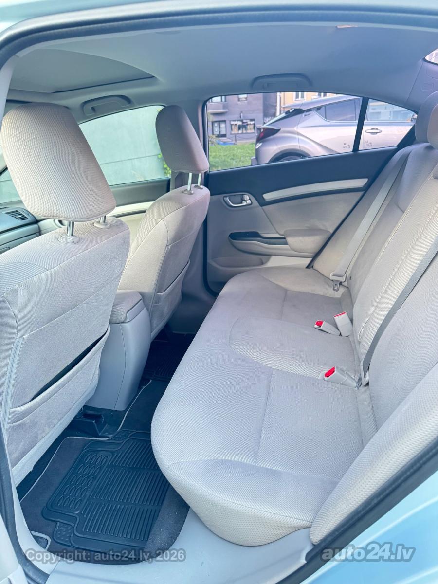 Pelēks Honda Civic 2014 Tallina, ar dzinēja tilpumu 1.80 L un nobraukumu 153 tūkst. km par 7500 €, foto 12 vietnē AUTOMOTO.COM.LV