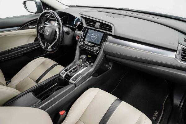 Grey Honda Civic 2018 in Tallinn, with an engine capacity of 1.50 L and mileage of 121 thousand km for 14500 €, photo 7 on AUTOMOTO.COM.LV