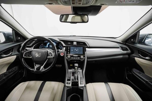 Grey Honda Civic 2018 in Tallinn, with an engine capacity of 1.50 L and mileage of 121 thousand km for 14500 €, photo 9 on AUTOMOTO.COM.LV