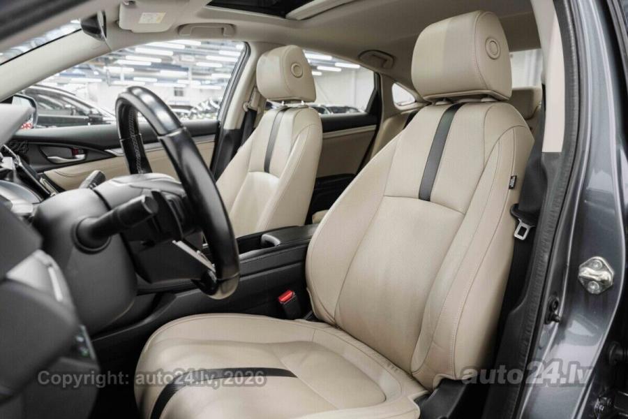 Grey Honda Civic 2018 in Tallinn, with an engine capacity of 1.50 L and mileage of 121 thousand km for 14500 €, photo 12 on AUTOMOTO.COM.LV