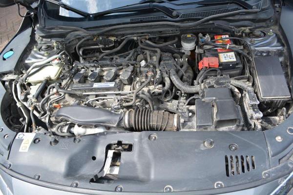 Grey Honda Civic 2018 in Vilnius, with an engine capacity of 1.50 L and mileage of 164 thousand km for 12000 €, photo 7 on AUTOMOTO.COM.LV