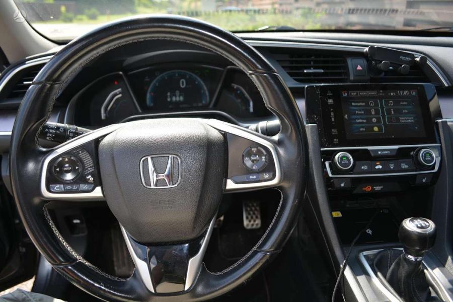 Grey Honda Civic 2018 in Vilnius, with an engine capacity of 1.50 L and mileage of 164 thousand km for 12000 €, photo 5 on AUTOMOTO.COM.LV