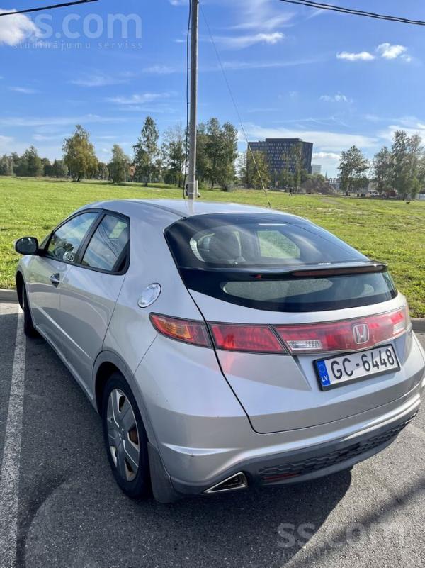 Pelēks Honda Civic 2006 Rīga, ar dzinēja tilpumu 1.80 L un nobraukumu 156 tūkst. km par 3000 €, foto 2 vietnē AUTOMOTO.COM.LV