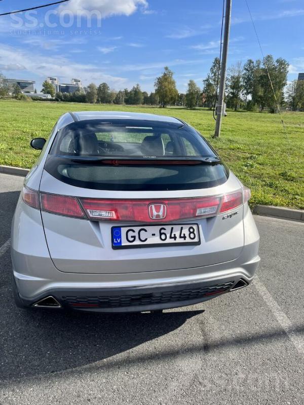 Pelēks Honda Civic 2006 Rīga, ar dzinēja tilpumu 1.80 L un nobraukumu 156 tūkst. km par 3000 €, foto 9 vietnē AUTOMOTO.COM.LV