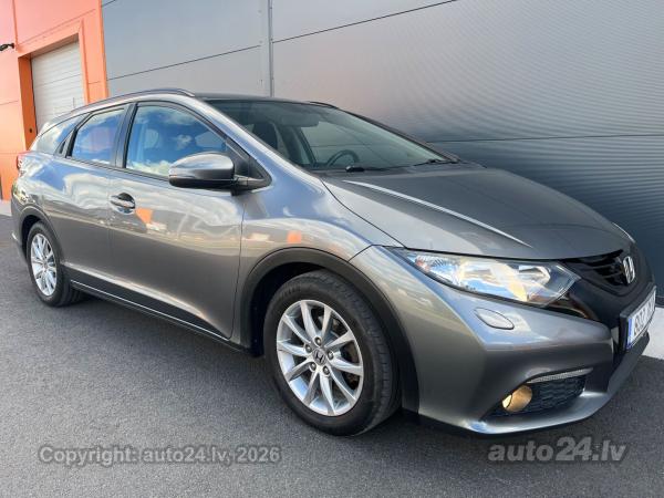 Pelēks Honda Civic 2014 Kuresāre, ar dzinēja tilpumu 1.80 L un nobraukumu 121 tūkst. km par 8390 €, foto 3 vietnē AUTOMOTO.COM.LV