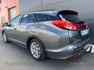Grey Honda Civic 2014 in Kuressaare, with an engine capacity of 1.80 L and mileage of 121 thousand km for 8390 €, photo 5 on AUTOMOTO.COM.LV