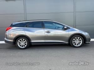 Grey Honda Civic 2014 in Kuressaare, with an engine capacity of 1.80 L and mileage of 121 thousand km for 8390 €, photo 8 on AUTOMOTO.COM.LV