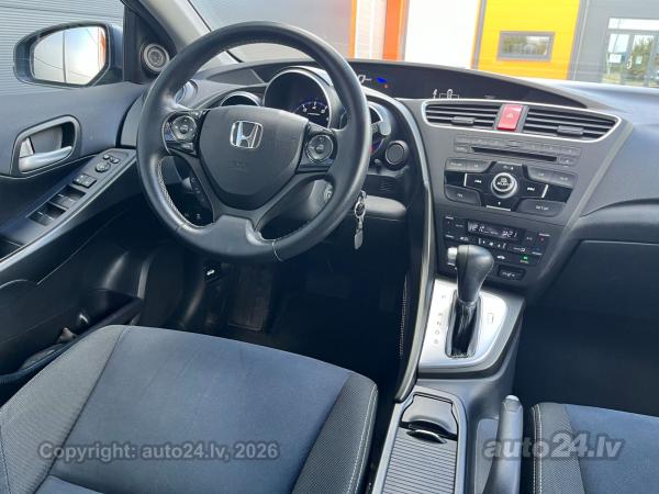Pelēks Honda Civic 2014 Kuresāre, ar dzinēja tilpumu 1.80 L un nobraukumu 121 tūkst. km par 8390 €, foto 10 vietnē AUTOMOTO.COM.LV