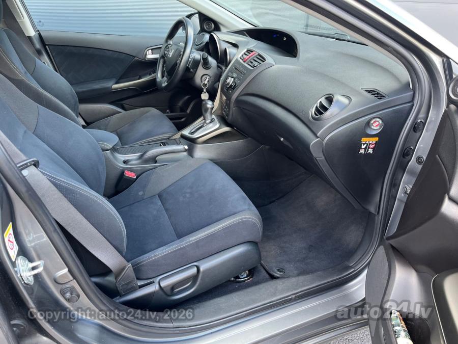 Grey Honda Civic 2014 in Kuressaare, with an engine capacity of 1.80 L and mileage of 121 thousand km for 8390 €, photo 12 on AUTOMOTO.COM.LV