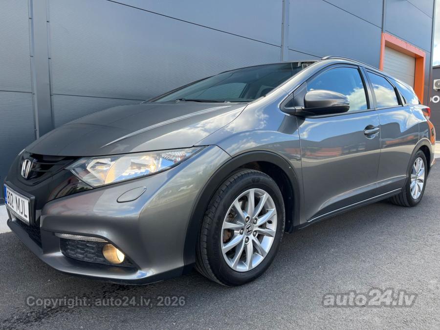 Pelēks Honda Civic 2014 Kuresāre, ar dzinēja tilpumu 1.80 L un nobraukumu 121 tūkst. km par 8190 €, foto 1 vietnē AUTOMOTO.COM.LV