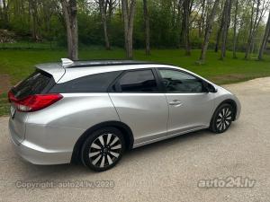 Pelēks Honda Civic 2015 Tallina, ar dzinēja tilpumu 1.80 L un nobraukumu 155 tūkst. km par 8900 €, foto 3 vietnē AUTOMOTO.COM.LV