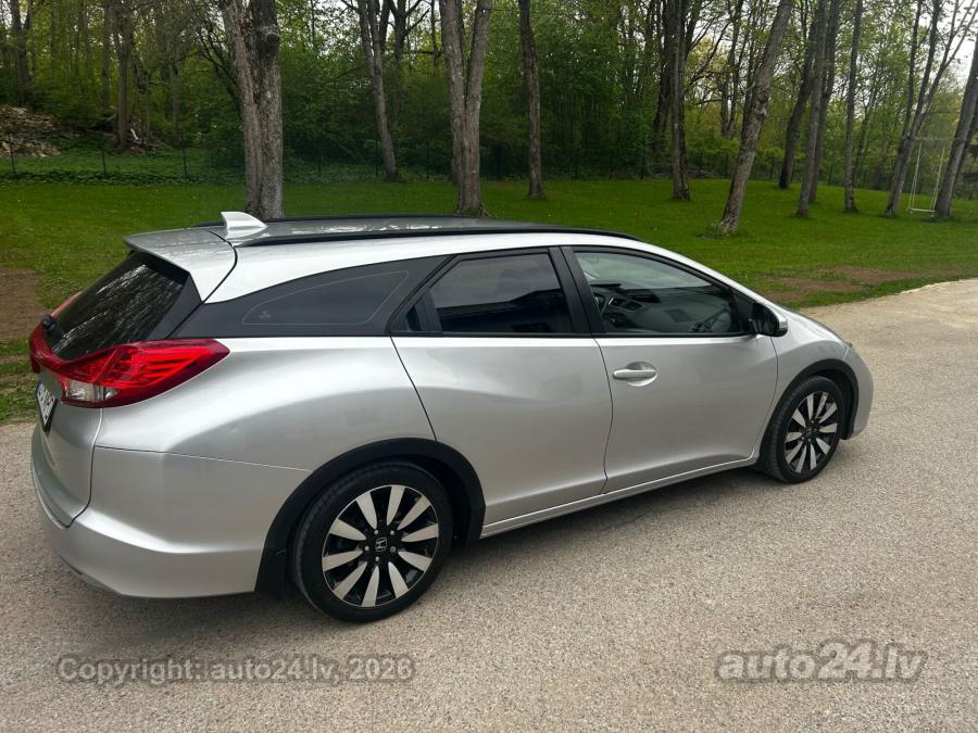 Pelēks Honda Civic 2015 Tallina, ar dzinēja tilpumu 1.80 L un nobraukumu 155 tūkst. km par 8900 €, foto 3 vietnē AUTOMOTO.COM.LV