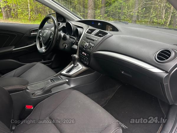 Pelēks Honda Civic 2015 Tallina, ar dzinēja tilpumu 1.80 L un nobraukumu 155 tūkst. km par 8900 €, foto 6 vietnē AUTOMOTO.COM.LV