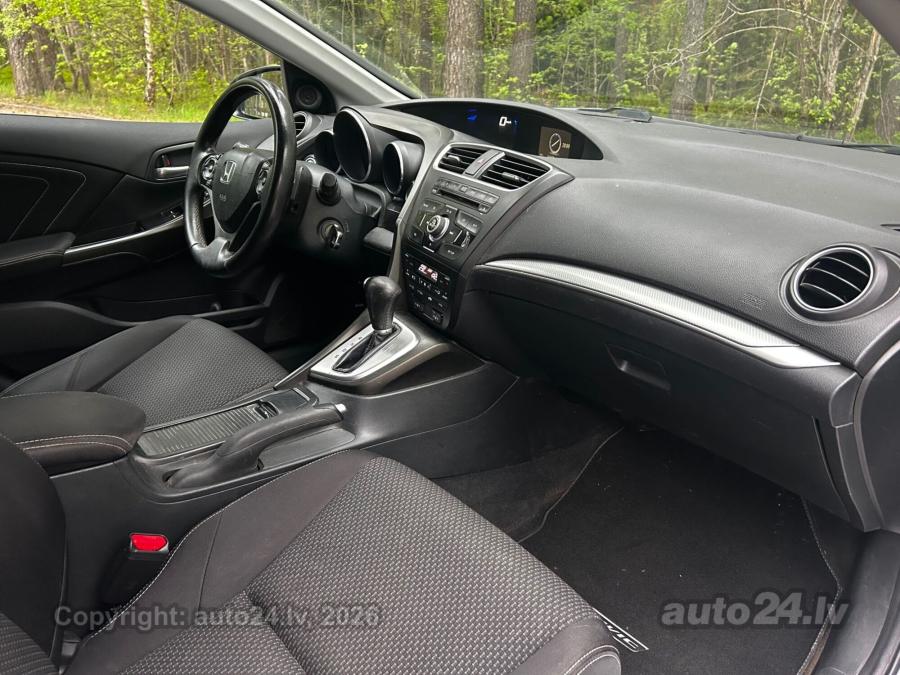 Pelēks Honda Civic 2015 Tallina, ar dzinēja tilpumu 1.80 L un nobraukumu 155 tūkst. km par 8900 €, foto 7 vietnē AUTOMOTO.COM.LV
