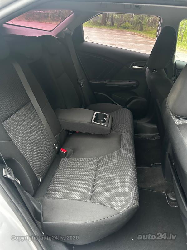 Pelēks Honda Civic 2015 Tallina, ar dzinēja tilpumu 1.80 L un nobraukumu 155 tūkst. km par 8900 €, foto 7 vietnē AUTOMOTO.COM.LV