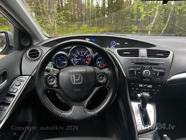 Pelēks Honda Civic 2015 Tallina, ar dzinēja tilpumu 1.80 L un nobraukumu 155 tūkst. km par 8900 €, foto 8 vietnē AUTOMOTO.COM.LV