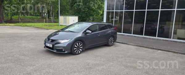 Grey Honda Civic 2015 in Jekabpils, with an engine capacity of 1.80 L and mileage of 169 thousand km for 8800 €, photo 3 on AUTOMOTO.COM.LV