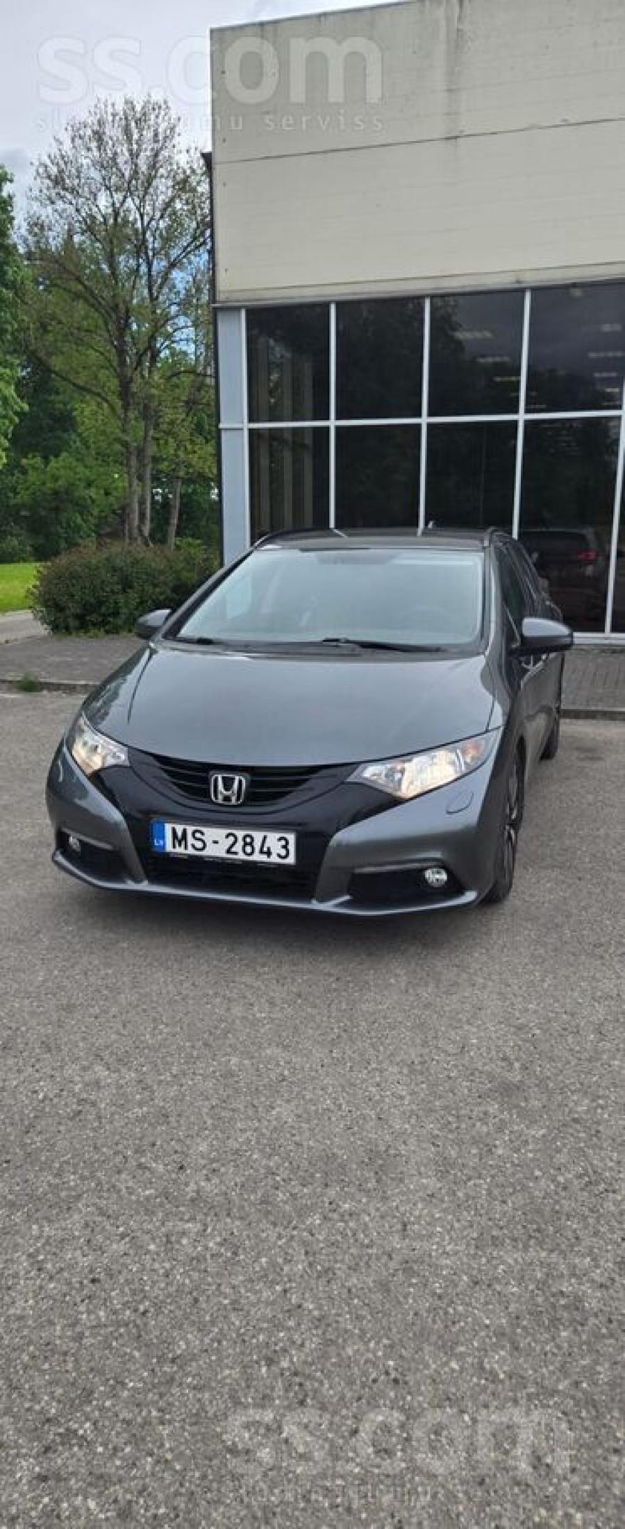 Grey Honda Civic 2015 in Jekabpils, with an engine capacity of 1.80 L and mileage of 169 thousand km for 8800 €, photo 5 on AUTOMOTO.COM.LV