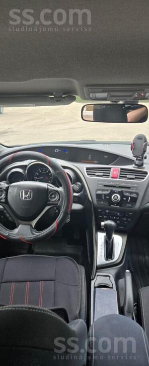 Grey Honda Civic 2015 in Jekabpils, with an engine capacity of 1.80 L and mileage of 169 thousand km for 8800 €, photo 12 on AUTOMOTO.COM.LV