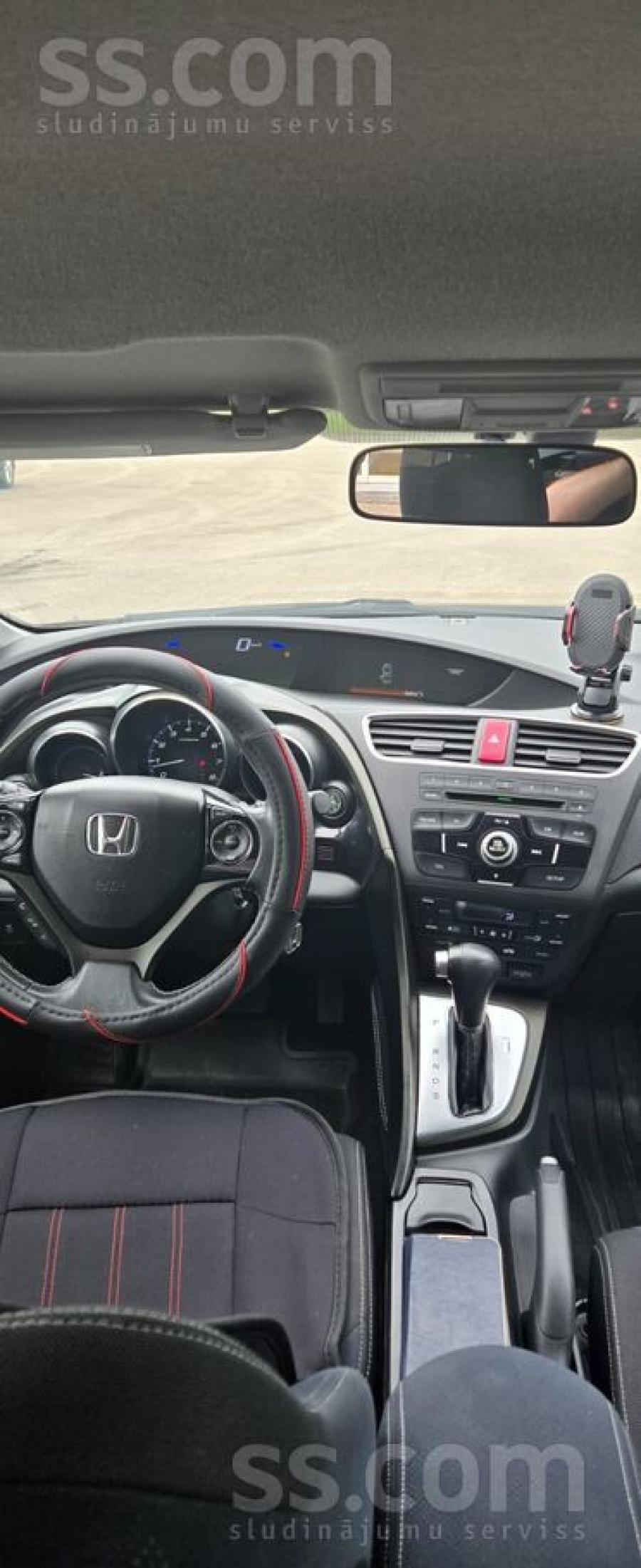 Grey Honda Civic 2015 in Jekabpils, with an engine capacity of 1.80 L and mileage of 169 thousand km for 8800 €, photo 12 on AUTOMOTO.COM.LV