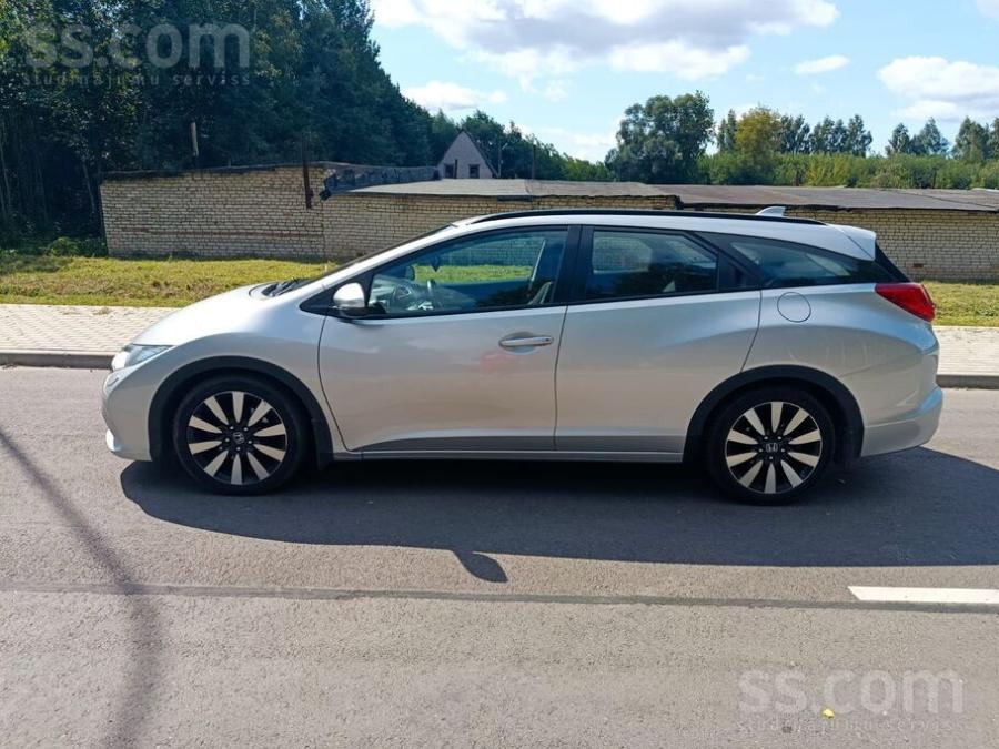 Pelēks Honda Civic 2015 Daugavpils, ar dzinēja tilpumu 1.80 L un nobraukumu 168 tūkst. km par 9700 €, foto 4 vietnē AUTOMOTO.COM.LV