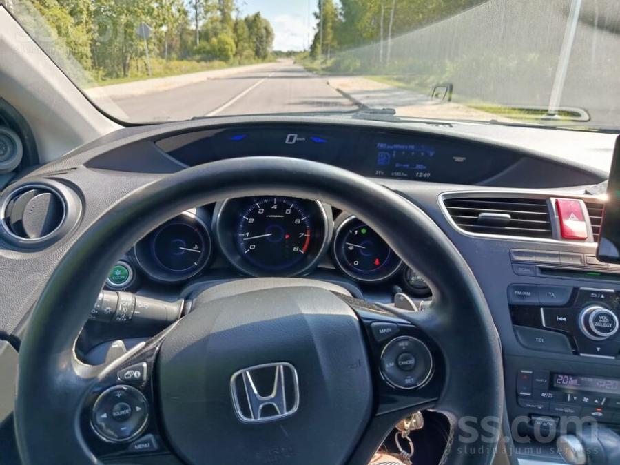 Pelēks Honda Civic 2015 Daugavpils, ar dzinēja tilpumu 1.80 L un nobraukumu 168 tūkst. km par 9700 €, foto 15 vietnē AUTOMOTO.COM.LV