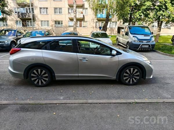 Pelēks Honda Civic 2015 Daugavpils, ar dzinēja tilpumu 1.80 L un nobraukumu 170 tūkst. km par 8900 €, foto 4 vietnē AUTOMOTO.COM.LV