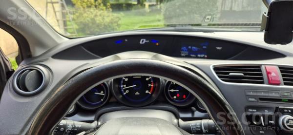 Pelēks Honda Civic 2015 Kuldīga, ar dzinēja tilpumu 1.80 L un nobraukumu 298 tūkst. km par 5500 €, foto 9 vietnē AUTOMOTO.COM.LV