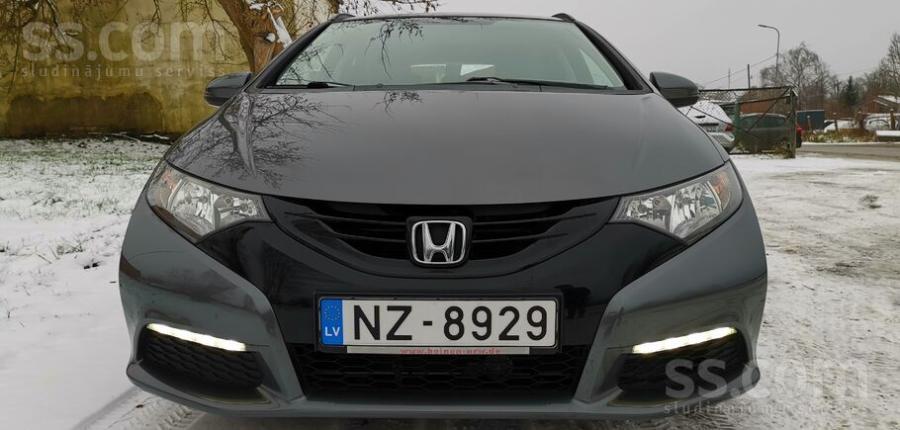 Pelēks Honda Civic 2015 Rīga, ar dzinēja tilpumu 1.60 L un nobraukumu 192 tūkst. km par 7300 €, foto 4 vietnē AUTOMOTO.COM.LV