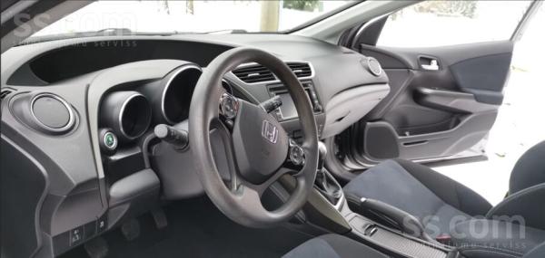 Honda Civic 2015 Rīga vietnē Pelēks Honda Civic 2015 Rīga, ar dzinēja tilpumu 1.60 L un nobraukumu 192 tūkst. km par 7300 €, foto 11 vietnē AUTOMOTO.COM.LV