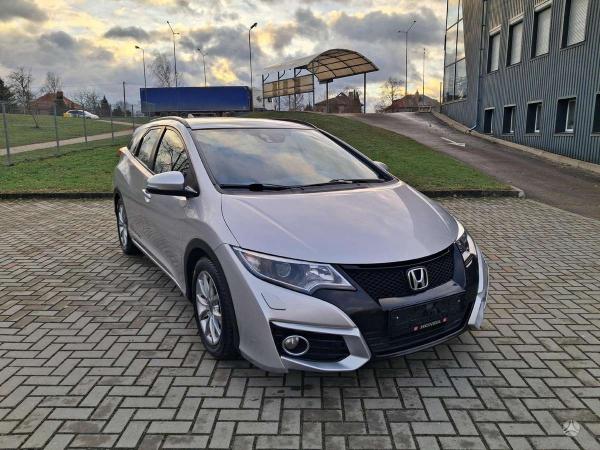 Pelēks Honda Civic 2016 Radviliškis, ar dzinēja tilpumu 1.60 L un nobraukumu 210 tūkst. km par 5850 €, foto 3 vietnē AUTOMOTO.COM.LV