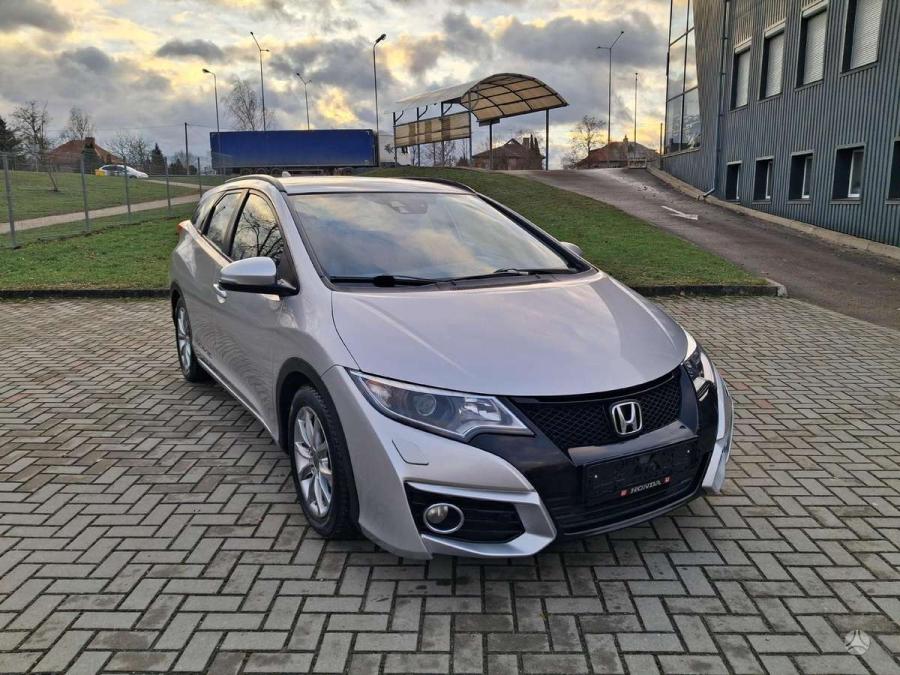 Pelēks Honda Civic 2016 Radviliškis, ar dzinēja tilpumu 1.60 L un nobraukumu 210 tūkst. km par 5850 €, foto 3 vietnē AUTOMOTO.COM.LV