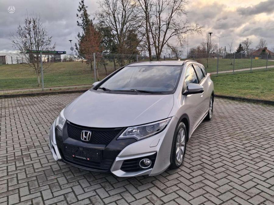 Pelēks Honda Civic 2016 Radviliškis, ar dzinēja tilpumu 1.60 L un nobraukumu 210 tūkst. km par 5850 €, foto 5 vietnē AUTOMOTO.COM.LV