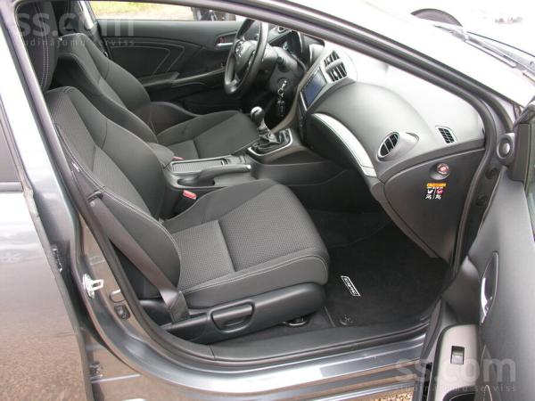 Pelēks Honda Civic 2016 Rīga, ar dzinēja tilpumu 1.60 L un nobraukumu 228 tūkst. km par 8250 €, foto 6 vietnē AUTOMOTO.COM.LV