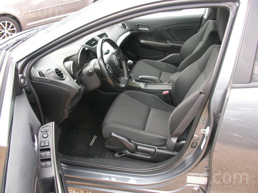 Pelēks Honda Civic 2016 Rīga, ar dzinēja tilpumu 1.60 L un nobraukumu 228 tūkst. km par 8250 €, foto 9 vietnē AUTOMOTO.COM.LV