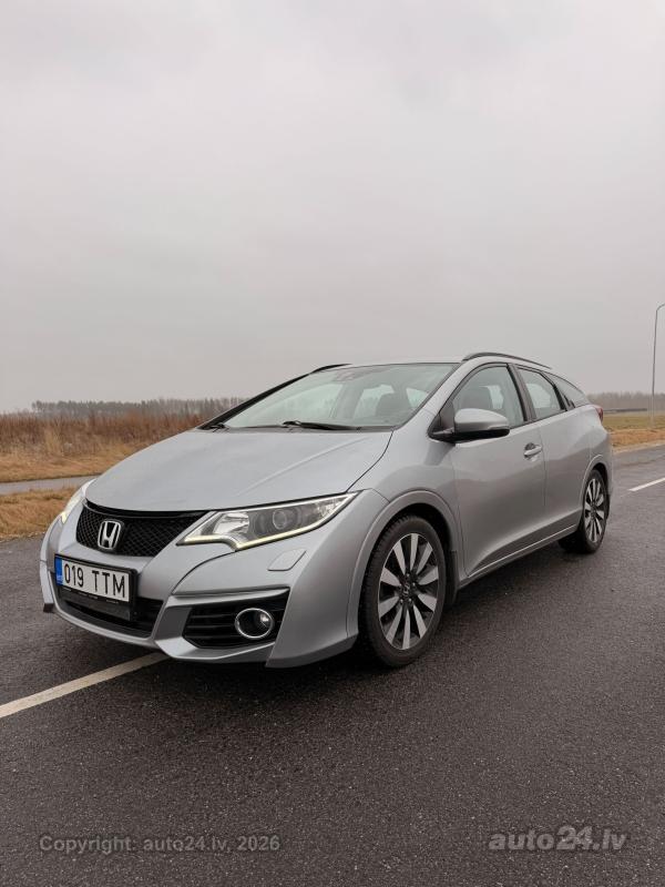 Pelēks Honda Civic 2017 Viljandi, ar dzinēja tilpumu 1.60 L un nobraukumu 150 tūkst. km par 12500 €, foto  vietnē AUTOMOTO.COM.LV