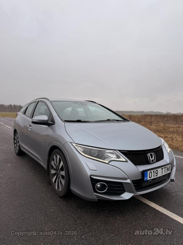Grey Honda Civic 2017 in Viljandi, with an engine capacity of 1.60 L and mileage of 150 thousand km for 12500 €, photo 3 on AUTOMOTO.COM.LV
